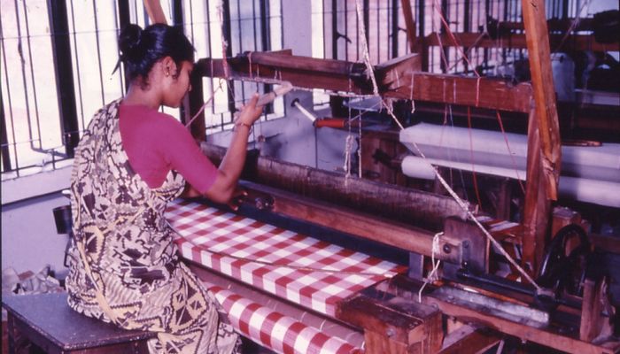 Aarong | Bangladesh’s Leading Fair Trade Fashion & Lifestyle Brand by BRAC